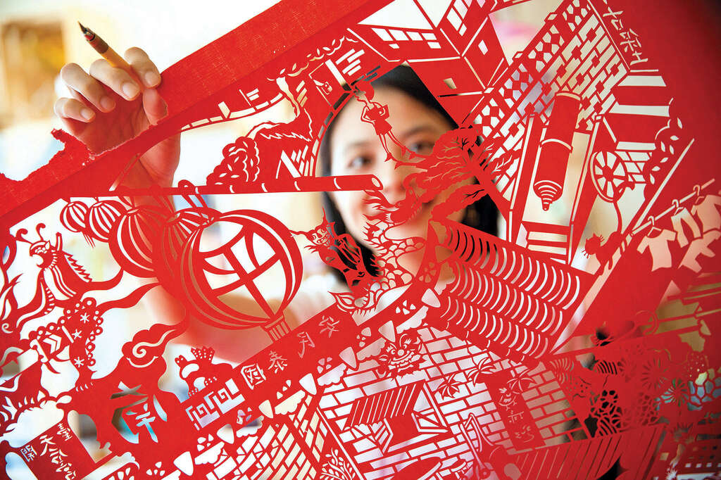 From Fingertips to Paper: Papercraft Artist Johan Cheng Cuts a Slice of ...